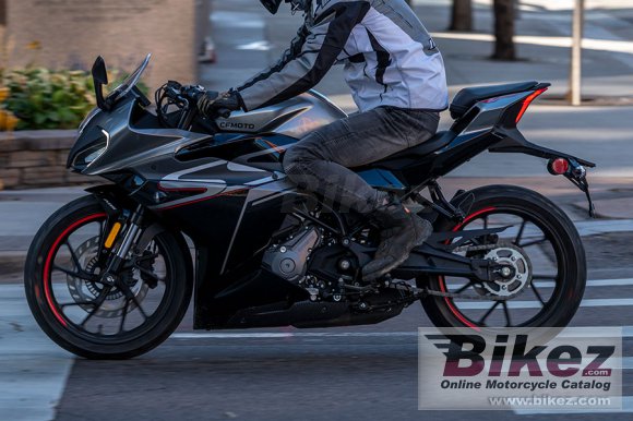 CF Moto 300SS gallery